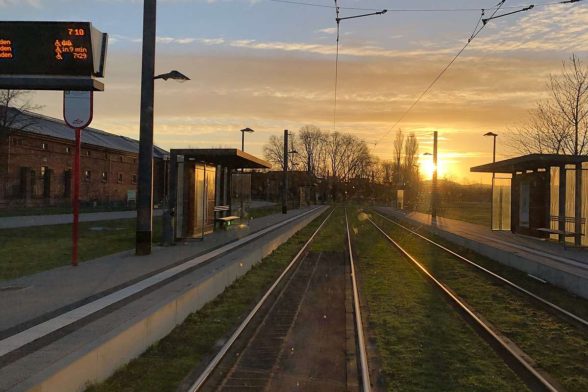 KVV - Karlsruher Verkehrsverbund - Bahn und Bus - Linienverlaufsplan