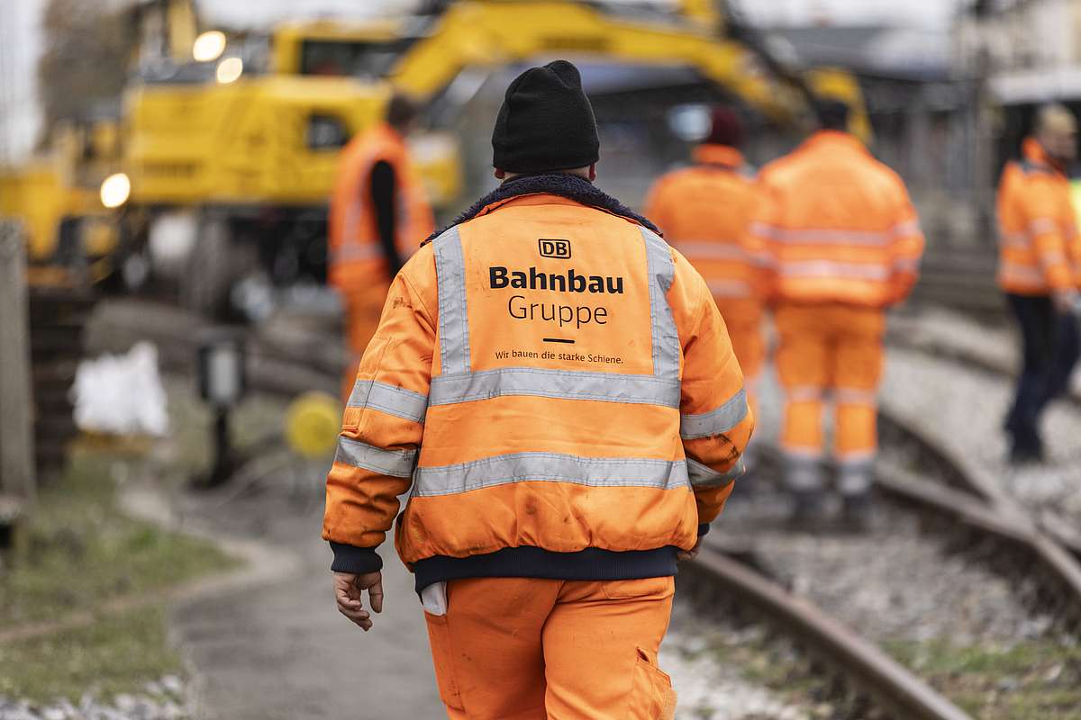 Instandhaltungsarbeiten der DB InfraGO schränken Bahnverkehr der S5 und ...