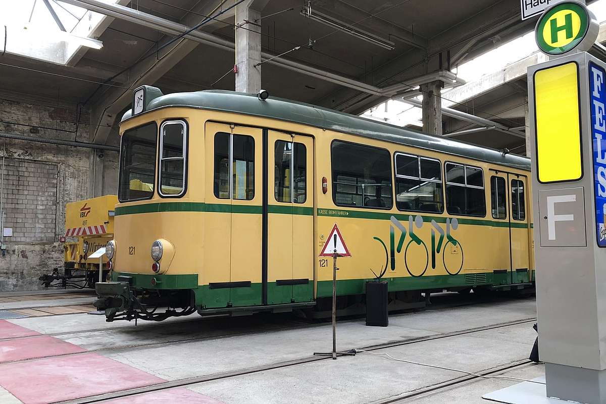KVV - Karlsruher Verkehrsverbund - Bahn und Bus - Sonderfahrten des TSNV